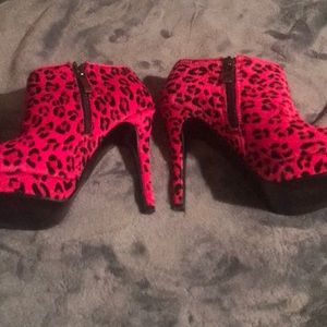Shoes | Susha Stiletto Hot Pink Leopard Print Bootie | Poshmark